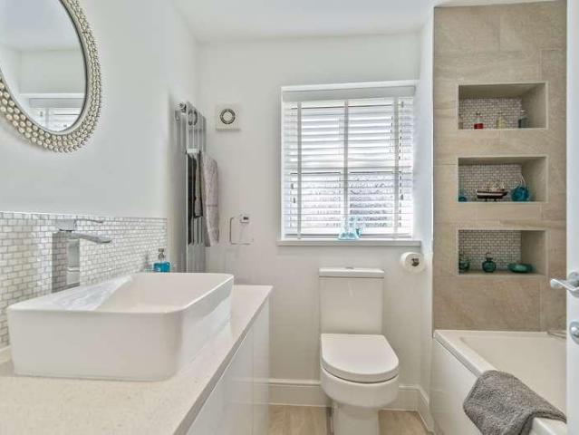 4 bed house for sale