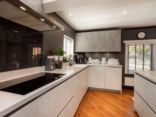 4 bed house for sale