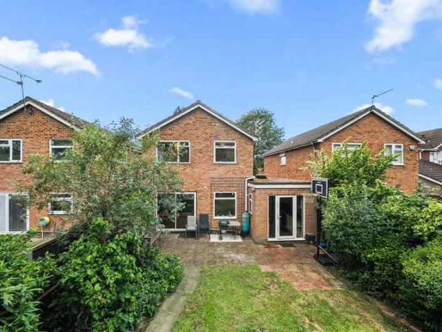 4 bed house for sale