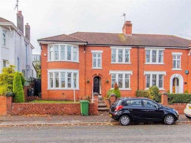 4 bed house for sale