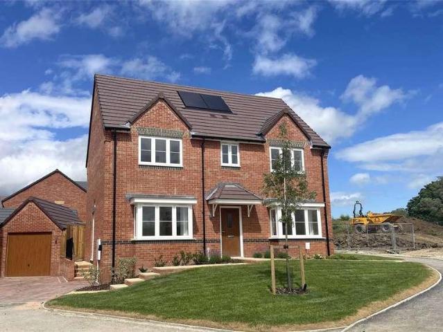4 bed house for sale
