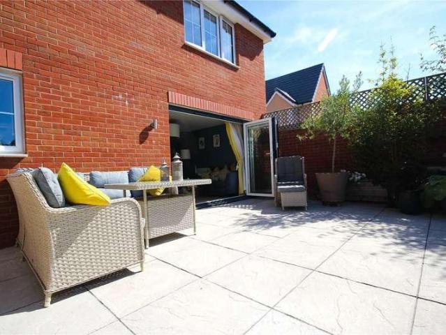 4 bed house for sale