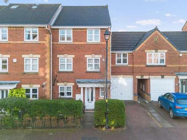 4 bed house for sale