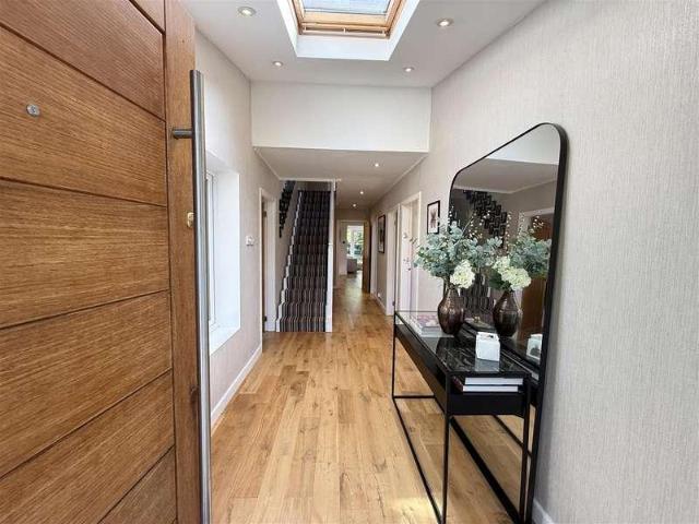 4 bed house for sale