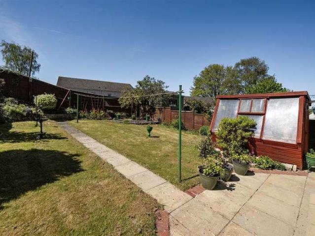 4 bed house for sale