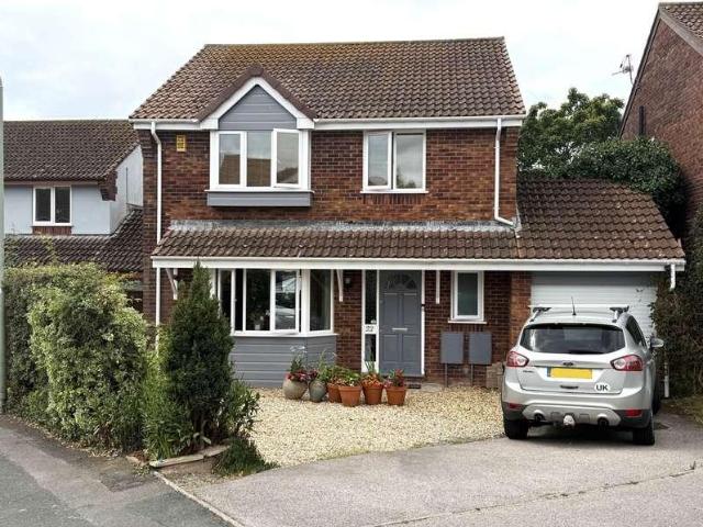 4 bed house for sale