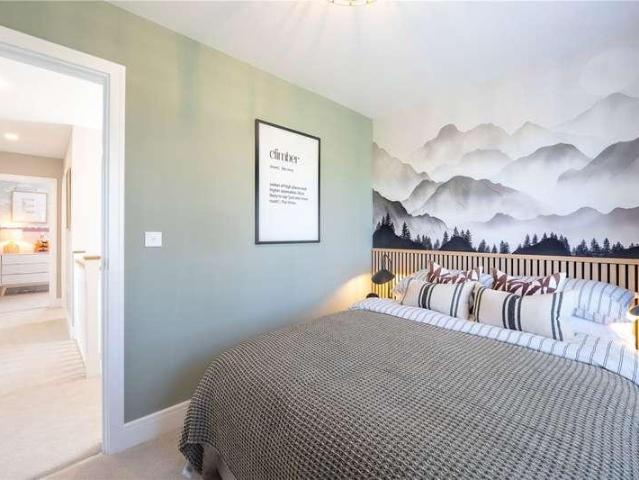 4 bed house for sale