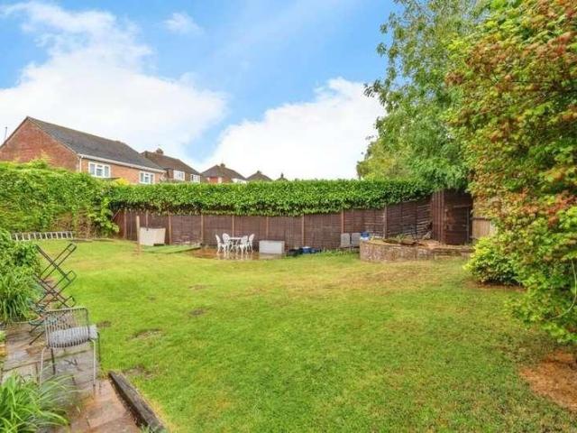 4 bed house for sale