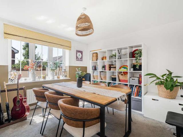4 bed house for sale