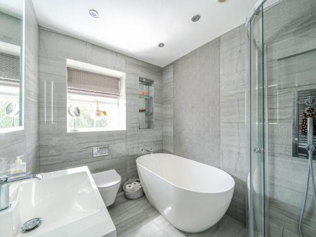 4 bed house for sale