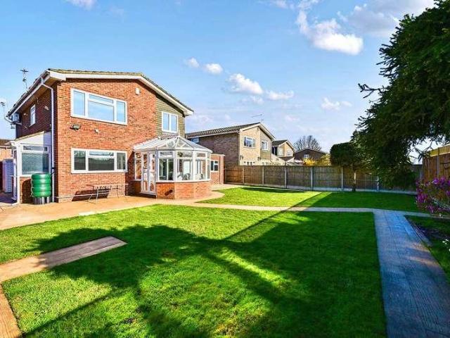 4 bed house for sale
