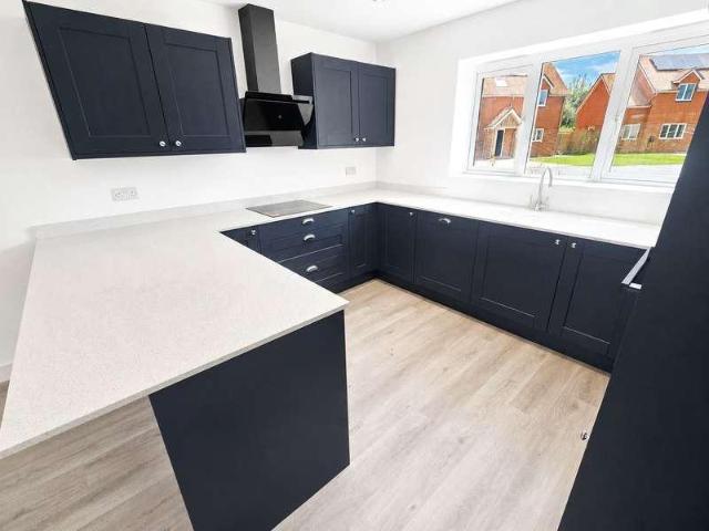 4 bed house for sale