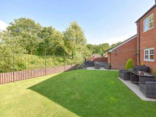 4 bed house for sale