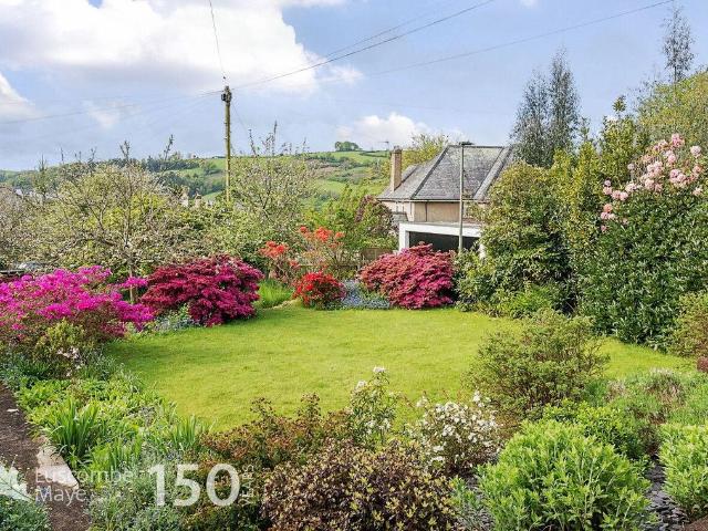 4 bed house for sale