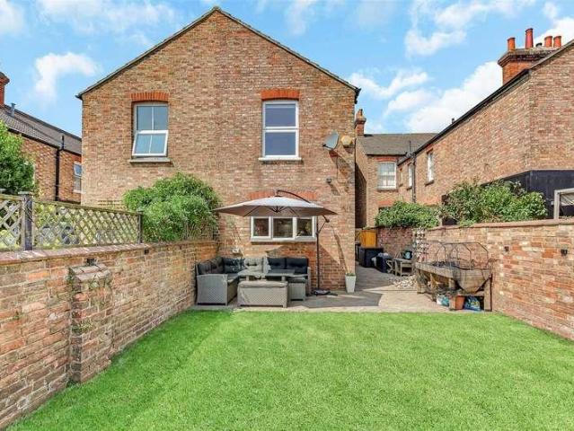 4 bed house for sale