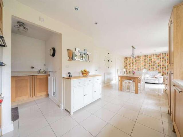 4 bed house for sale