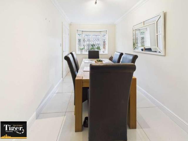 4 bed house for sale