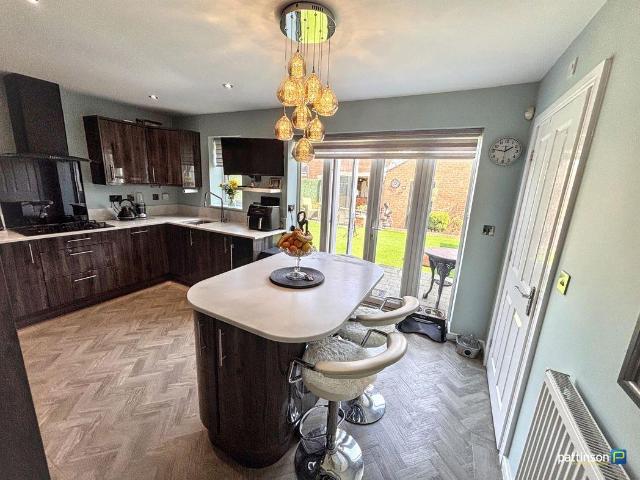 4 bed house for sale