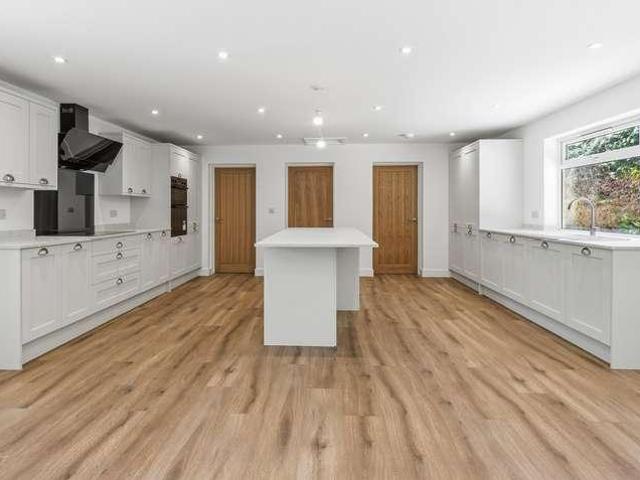 4 bed house for sale