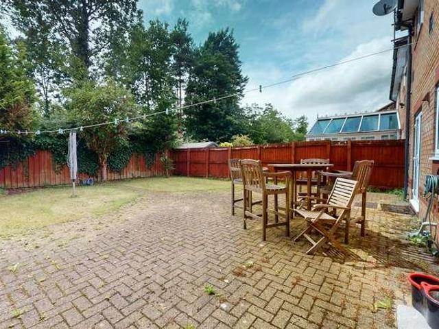 4 bed house for sale