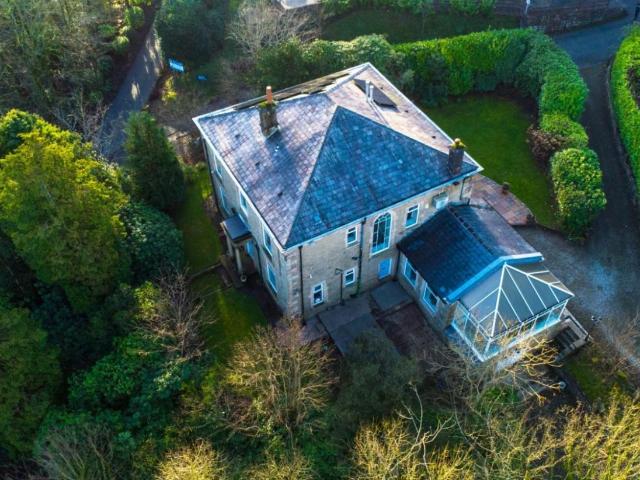 4 bed house for sale