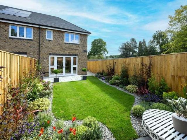 4 bed house for sale