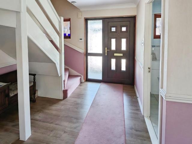 4 bed house for sale