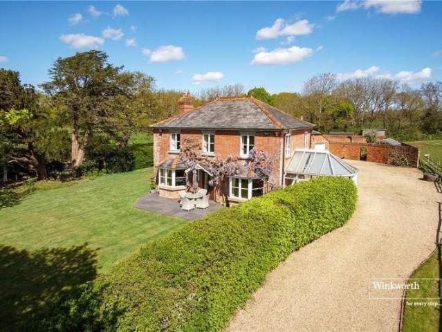 4 bed house for sale