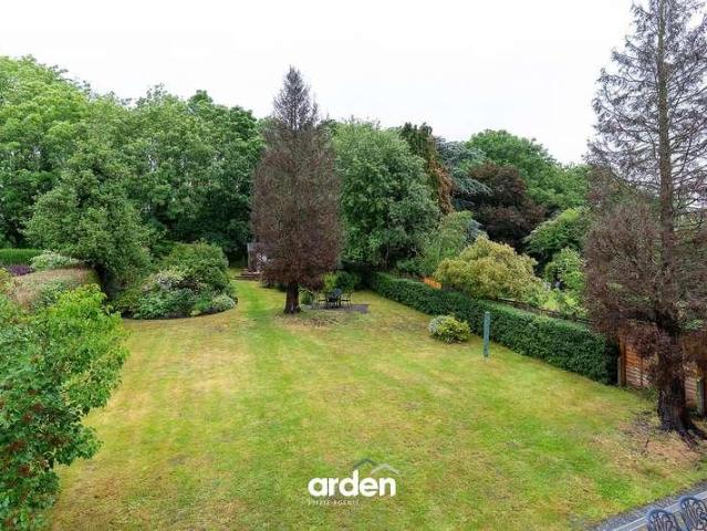 4 bed house for sale