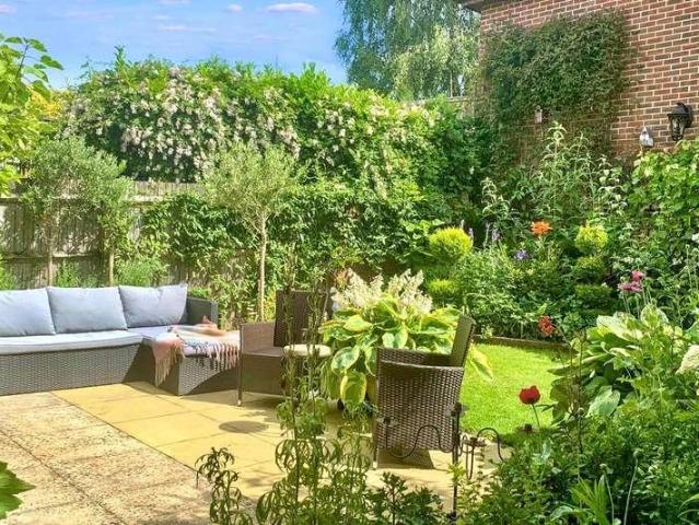 4 bed house for sale