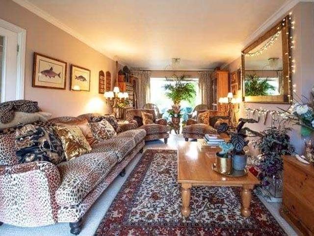 4 bed house for sale