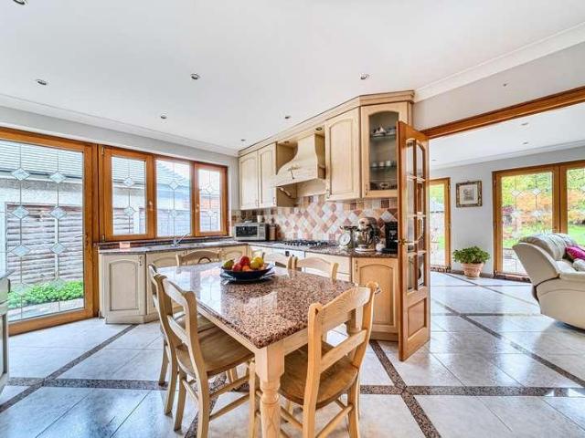 4 bed house for sale