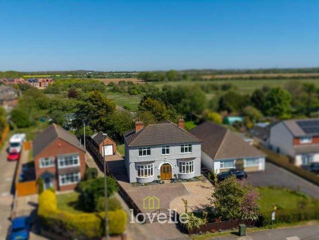 4 bed house for sale