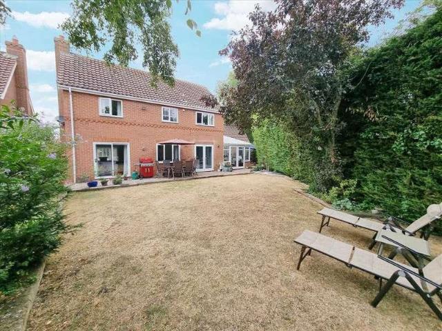 4 bed house for sale