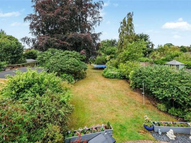 4 bed house for sale
