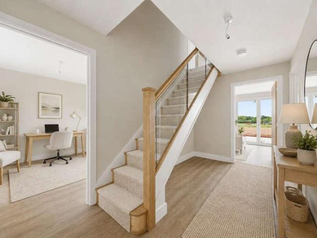 4 bed house for sale