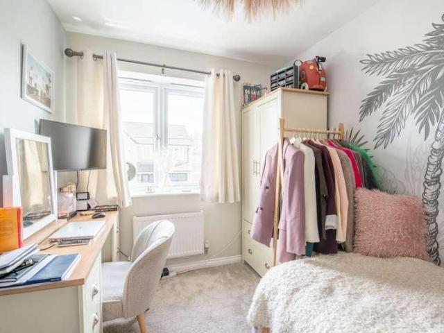 4 bed house for sale