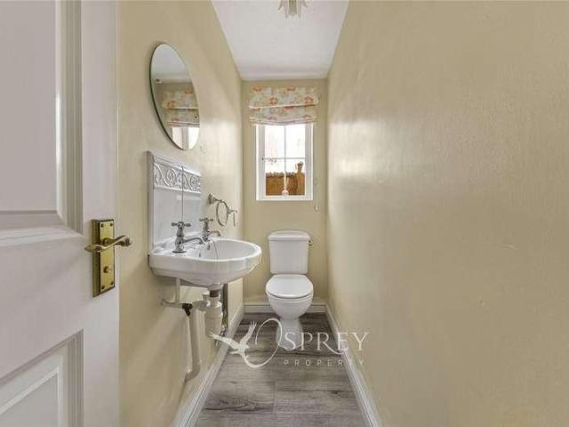 4 bed house for sale