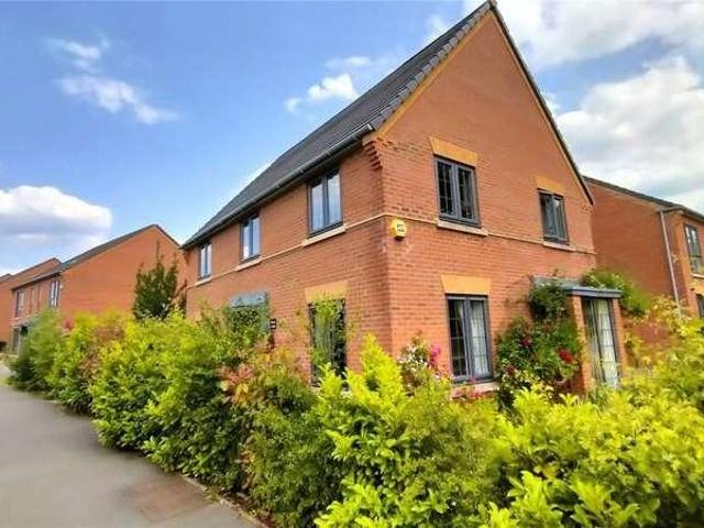 4 bed house for sale