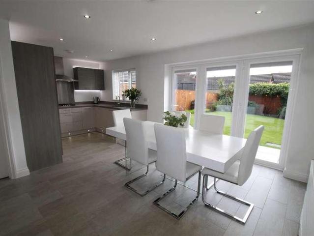 4 bed house for sale