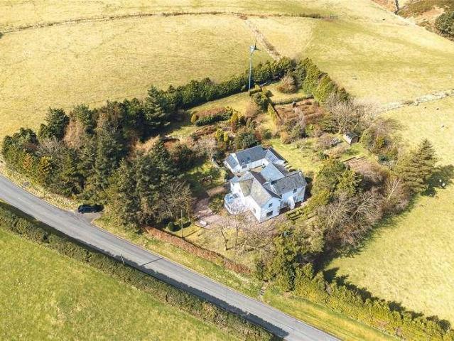 4 bed house for sale