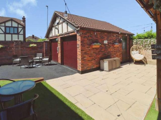 4 bed house for sale