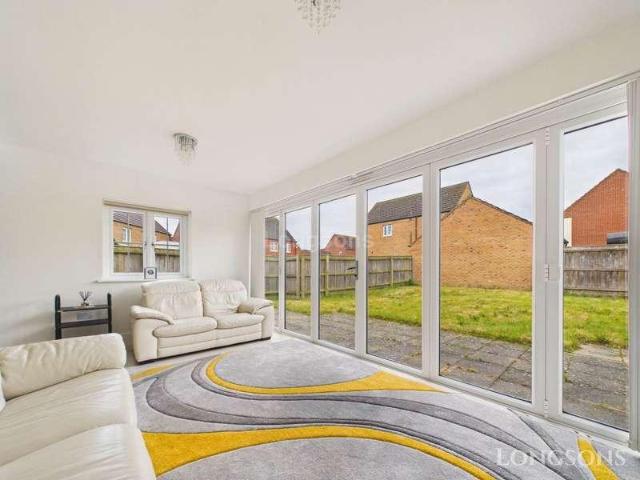 4 bed house for sale