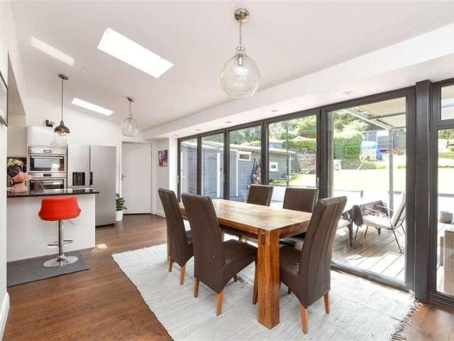 4 bed house for sale