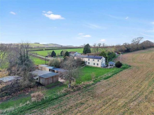 4 bed house for sale