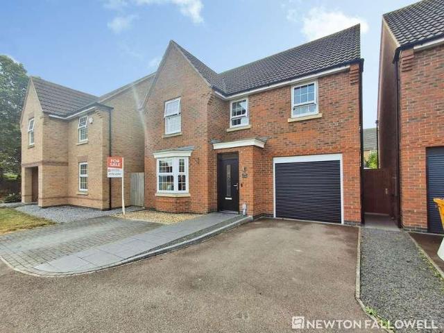4 bed house for sale