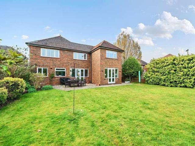 4 bed house for sale