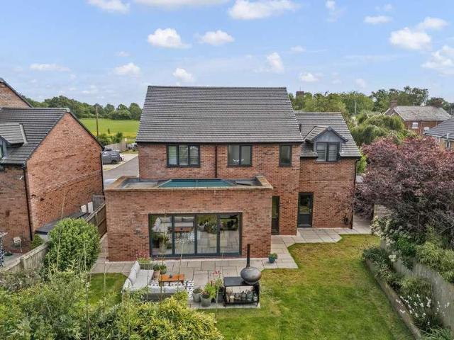 4 bed house for sale