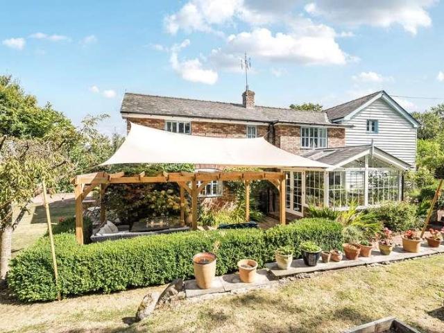 4 bed house for sale