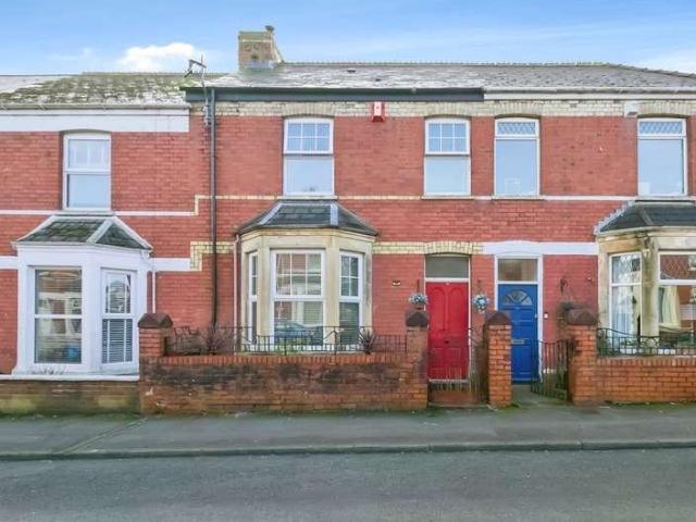 4 bed house for sale